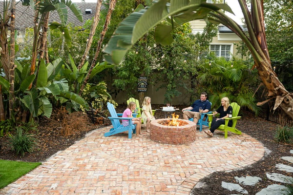 Backyard Fire Pits in Florida: 6 Pros and Cons to Consider